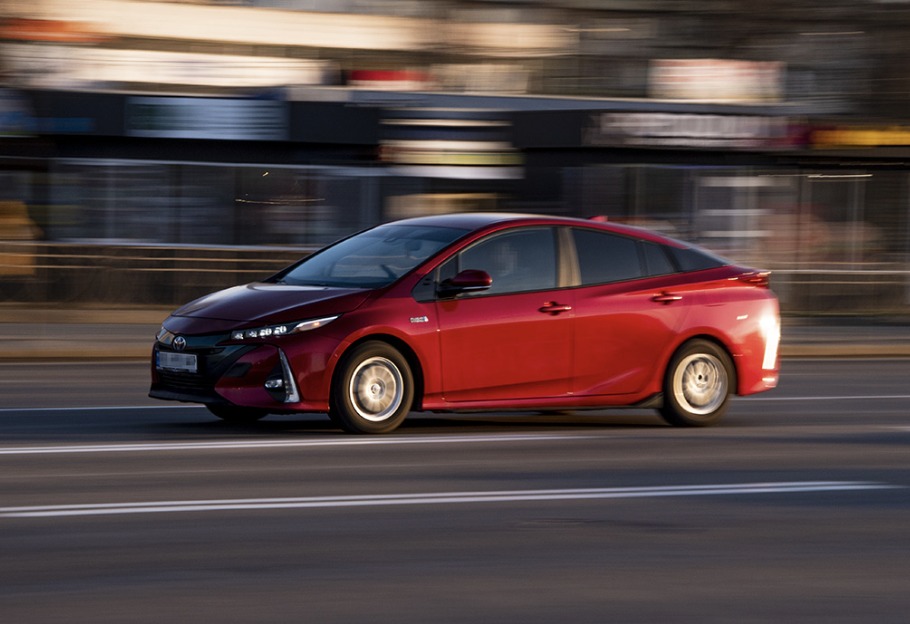 プリウスミサイルの意味とは？事故る理由はだいたい老害｜クルマーク